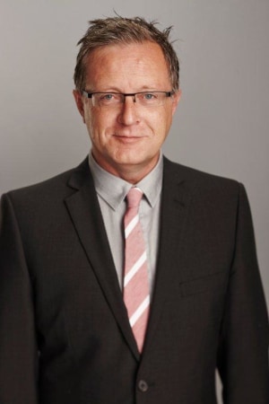 Gerry Reynolds inducted into Australian Magazine Awards Hall of Fame ...