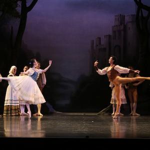 Queensland Ballet: Giselle - Dance Australia