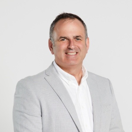 Best & Less CEO steps down due to health - Ragtrader