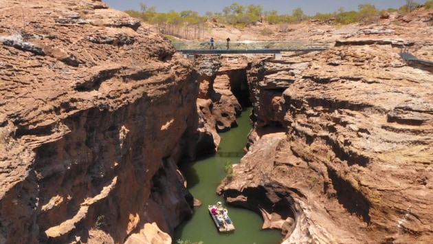 Australia's first glass bottom bridge opens in Qld - Great Walks