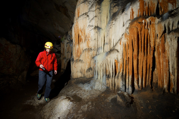 Spanish athlete emerges from cave after 500 days - Great Walks