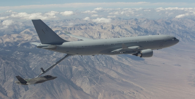RAAF tanker completes first F-35A mid-air refuelling - Australian ...