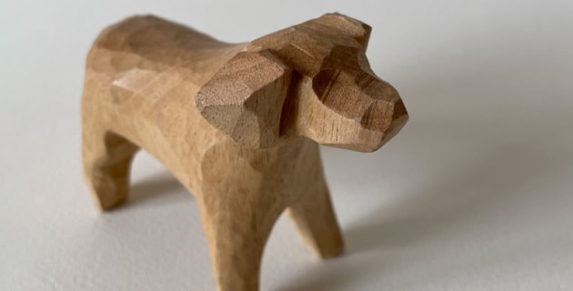 Carving a dog with flat plane techniques - Australian Wood Review