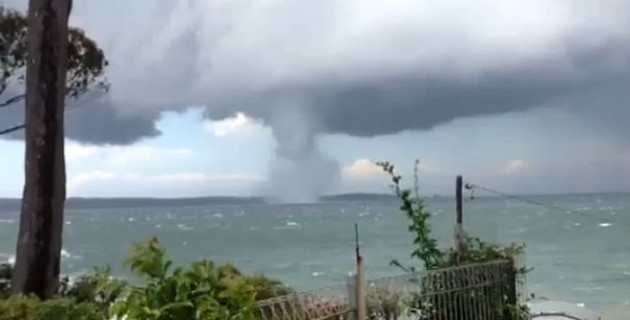 VIDEO: Amazing water spout at Batemans Bay - Fishing World