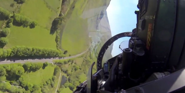 FRIDAY FLYING VIDEO: Low-level Mach Loop - Australian Flying
