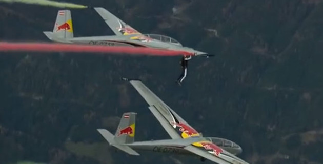 FRIDAY FLYING VIDEO: Red Bull Gliders - Australian Flying