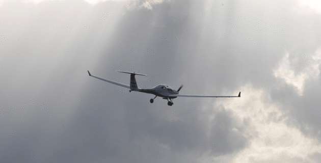 World's first serial hybrid electric aircraft flies at Le Bourget ...