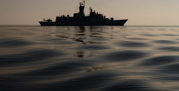 New mast for HMAS Arunta - Australian Defence Magazine