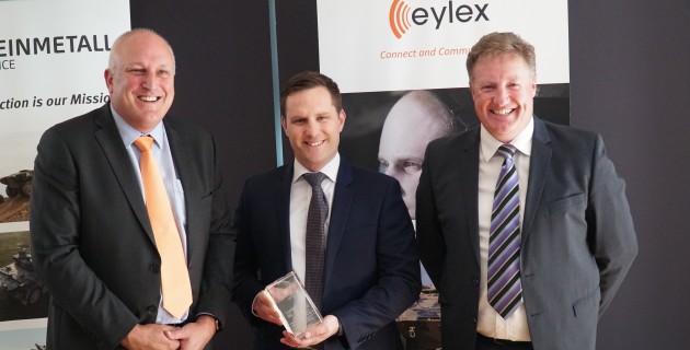 Eylex to provide headsets and leads for Boxers - Australian Defence ...