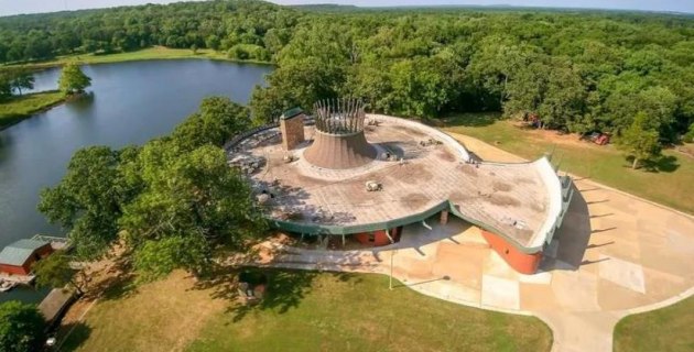 US house built in the shape of a fishing reel - Fishing World