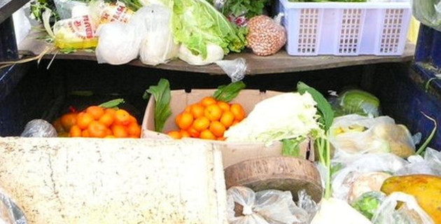 French retailers forced to donate unsold food - Food & Drink Business