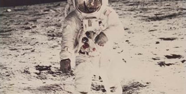 Famous moments in space history to be auctioned next week - Australian ...