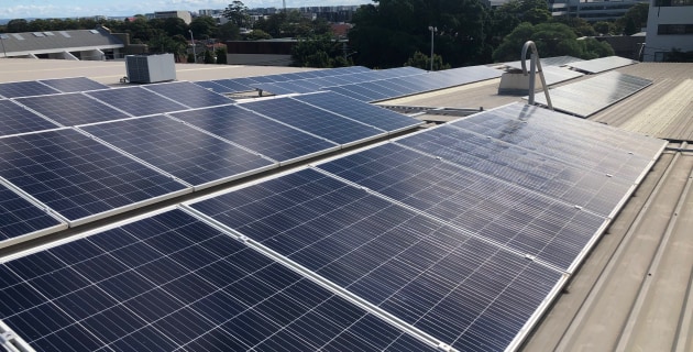 POWER: Jet slashes energy needs in half with solar - Print21