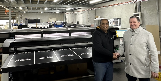 MAX DISPLAYS INVESTS IN NEW HP R2000 - Print21