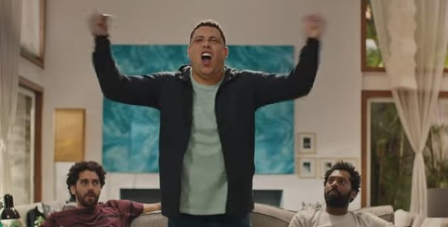 Ronaldo cheers for the opposition in Snickers campaign - Food & Drink ...