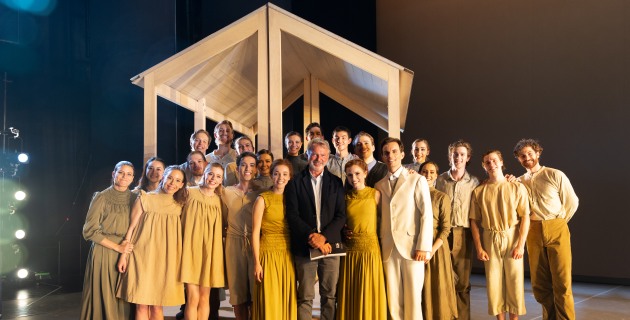 Hollywood Star Surprises Dancers at Queensland Ballet - Dance Australia