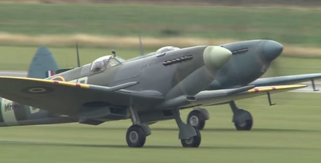 FRIDAY FLYING VIDEO: 18 Spitfires - Australian Flying