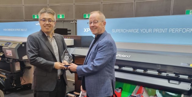 Roland DG presented with Pick Award - Print21