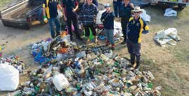 Work for the dole participants cleaning up waterways - Fishing World