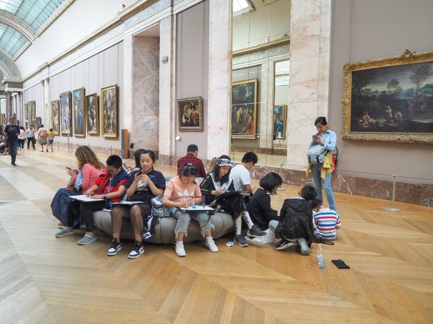 Art Classes at the Louvre Museum Paris - Australian Photography